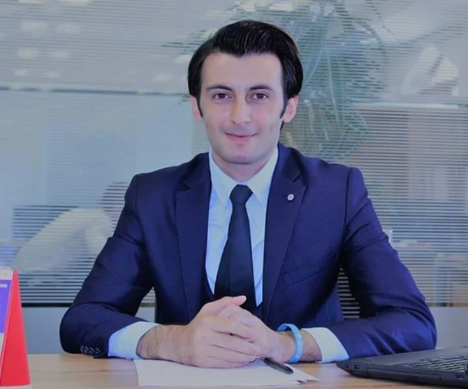 Politoloq yarım milyonluq mənimsəməyə görə həbs olunub | Baku.ws Xəbər ...