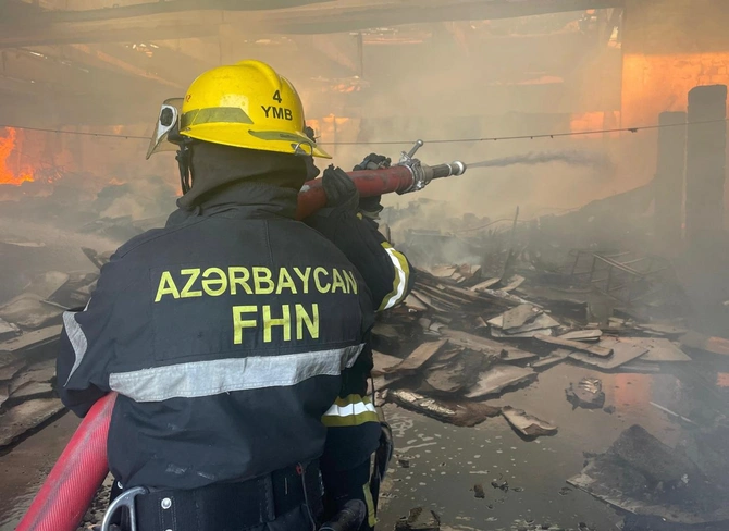 Fire in Yasamal - residents evacuated | Baku.ws News Site - Latest News ...