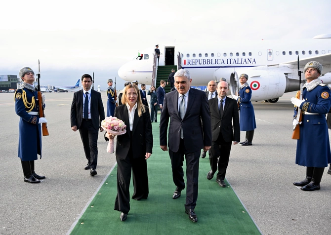 İtaliyanın Baş naziri Corcia Meloni Azərbaycana rəsmi səfərə gəlib ...
