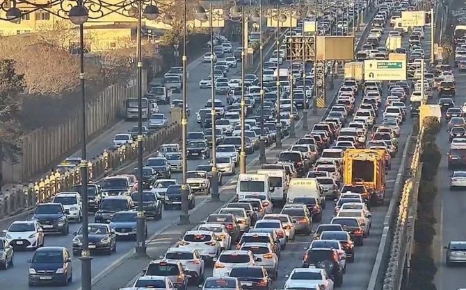Traffic is congested on several roads in Baku | Baku.ws News Site ...