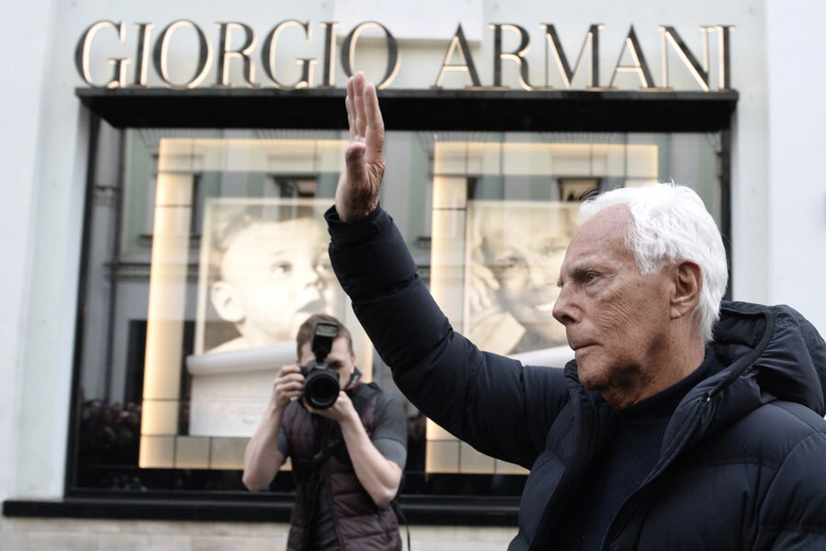 Giorgio Armani bequeathed his heirs to sell his brand | Baku.ws News ...